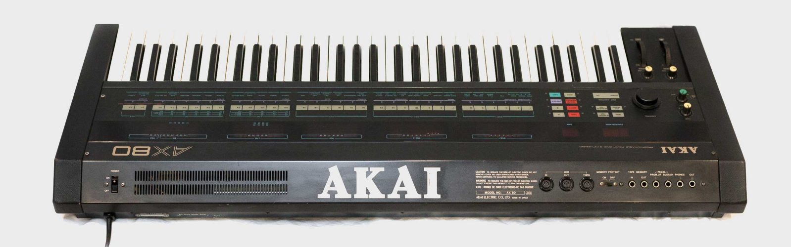Akai AX80: Beauty is only skin-deep
