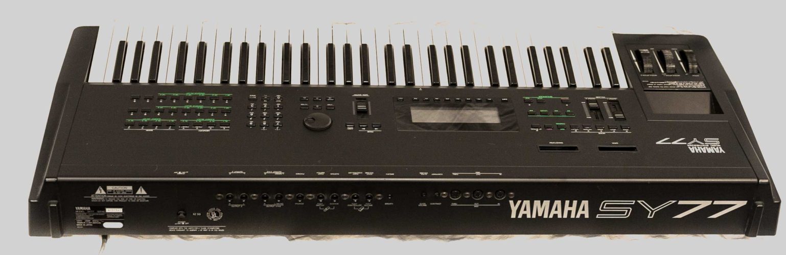 Review of the Yamaha SY77 synthesizer