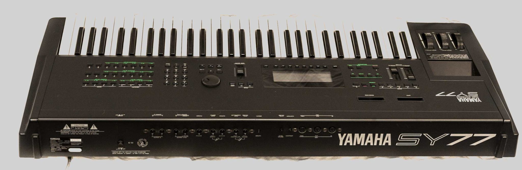 Review of the Yamaha SY77 synthesizer
