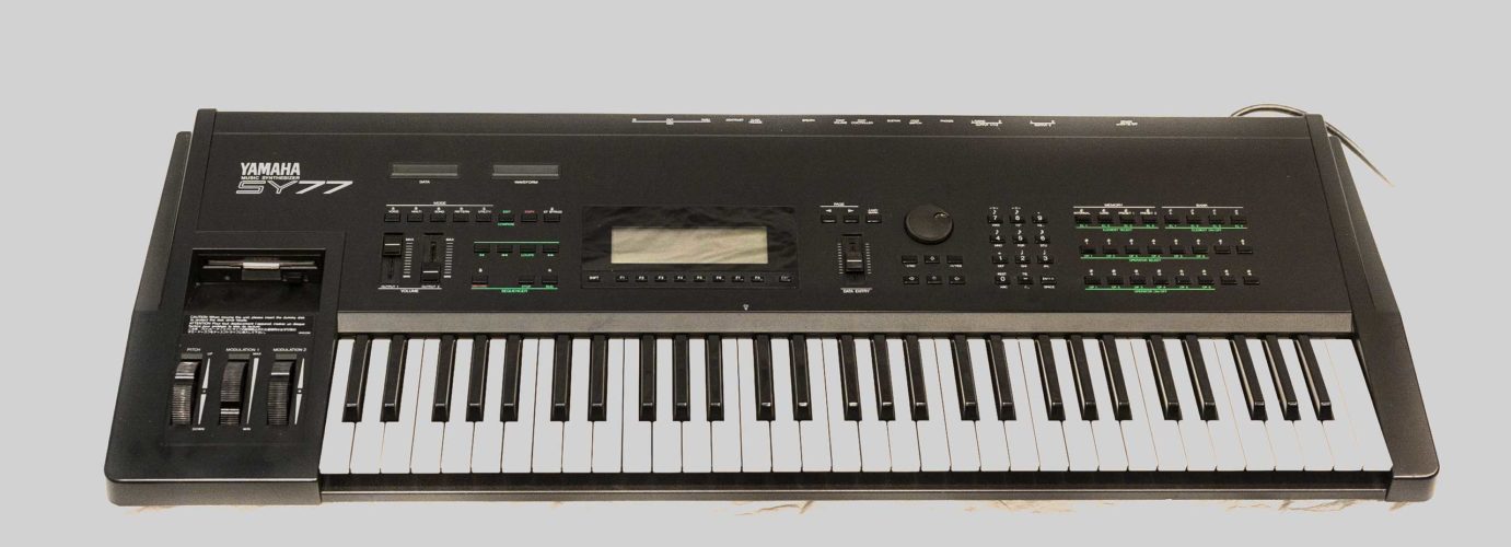 Review of the Yamaha SY77 synthesizer